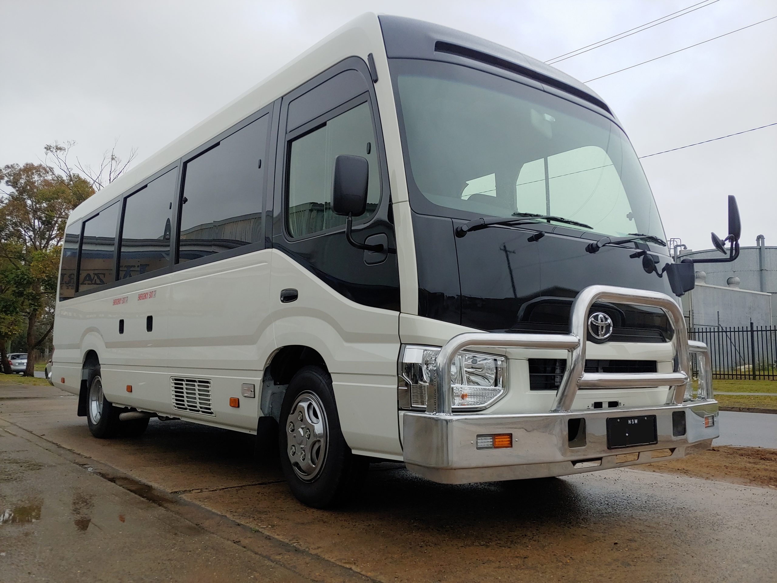 Toyota Coaster Bus (1/2017-on) Bull Bar T51 – Formula Offroad