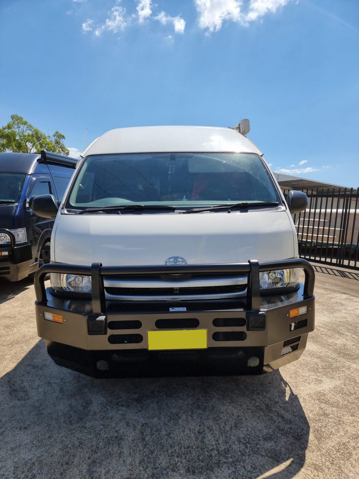 Suitable for Toyota Hiace Commuter/ SLWB (03/2005 – 08/2010) Bull Bar ...