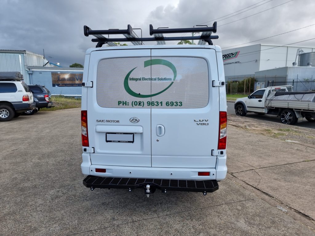 LDV V80 Cargo Van Rear Techician Step & Towbar (02/2013- on) – Formula ...