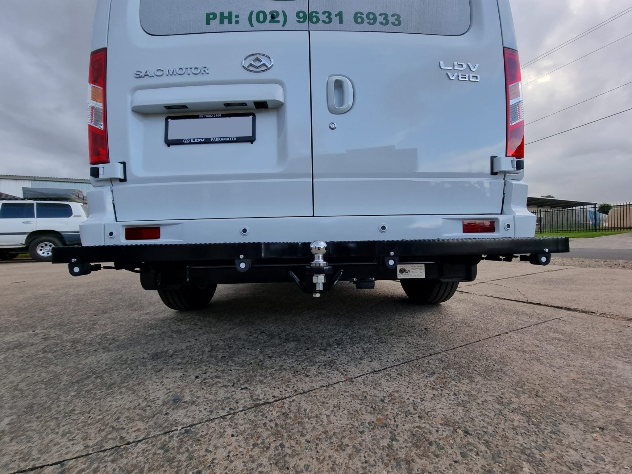 LDV V80 Cargo Van Rear Techician Step & Towbar (02/2013- on) – Formula ...