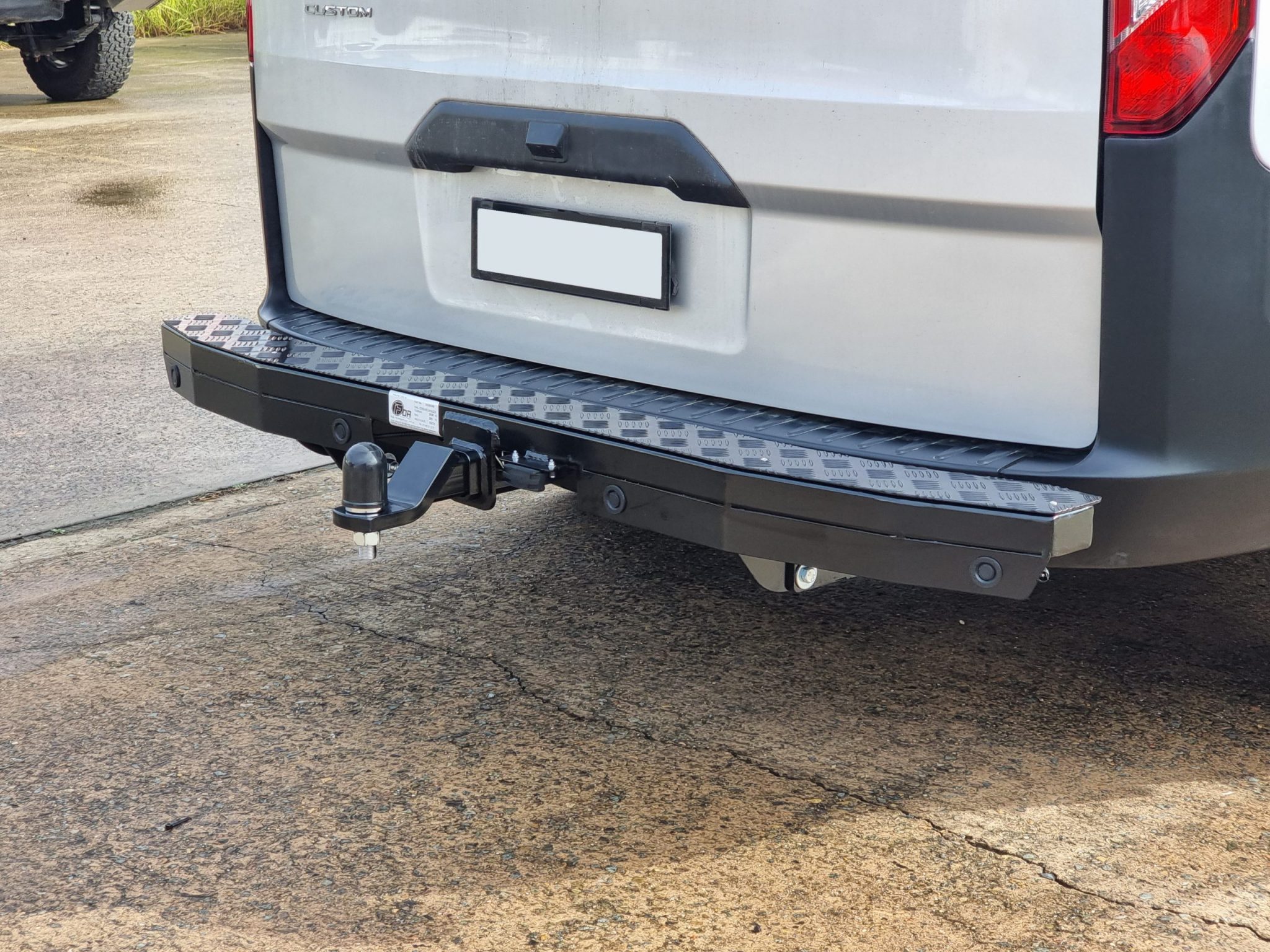 Ford Transit VN Custom (02/2014-current) – Deluxe Contour Rear ...