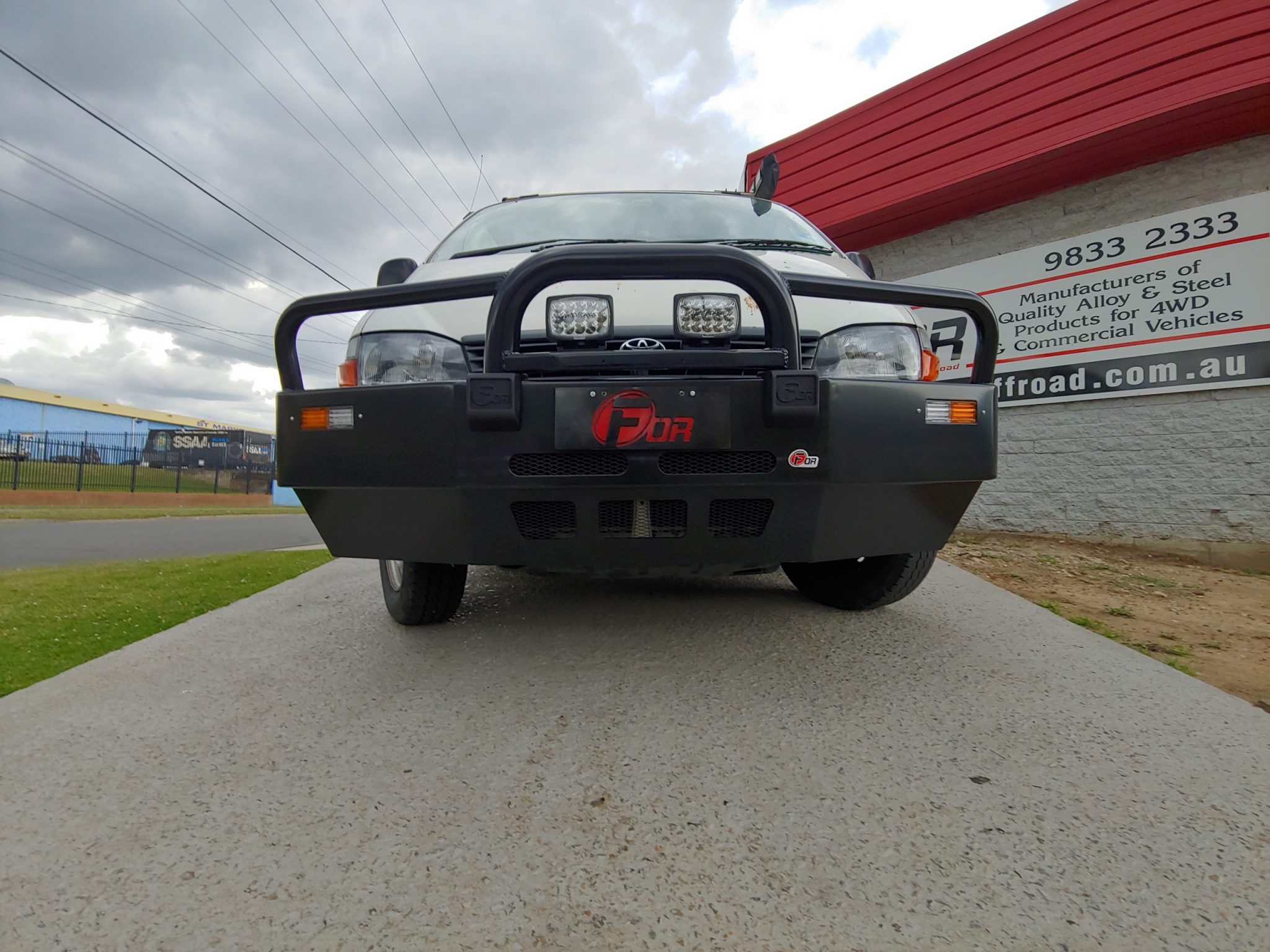 Suitable for Toyota Hiace SBV Bull Bar – (06/1998-2004) SBV (W’Thru ...