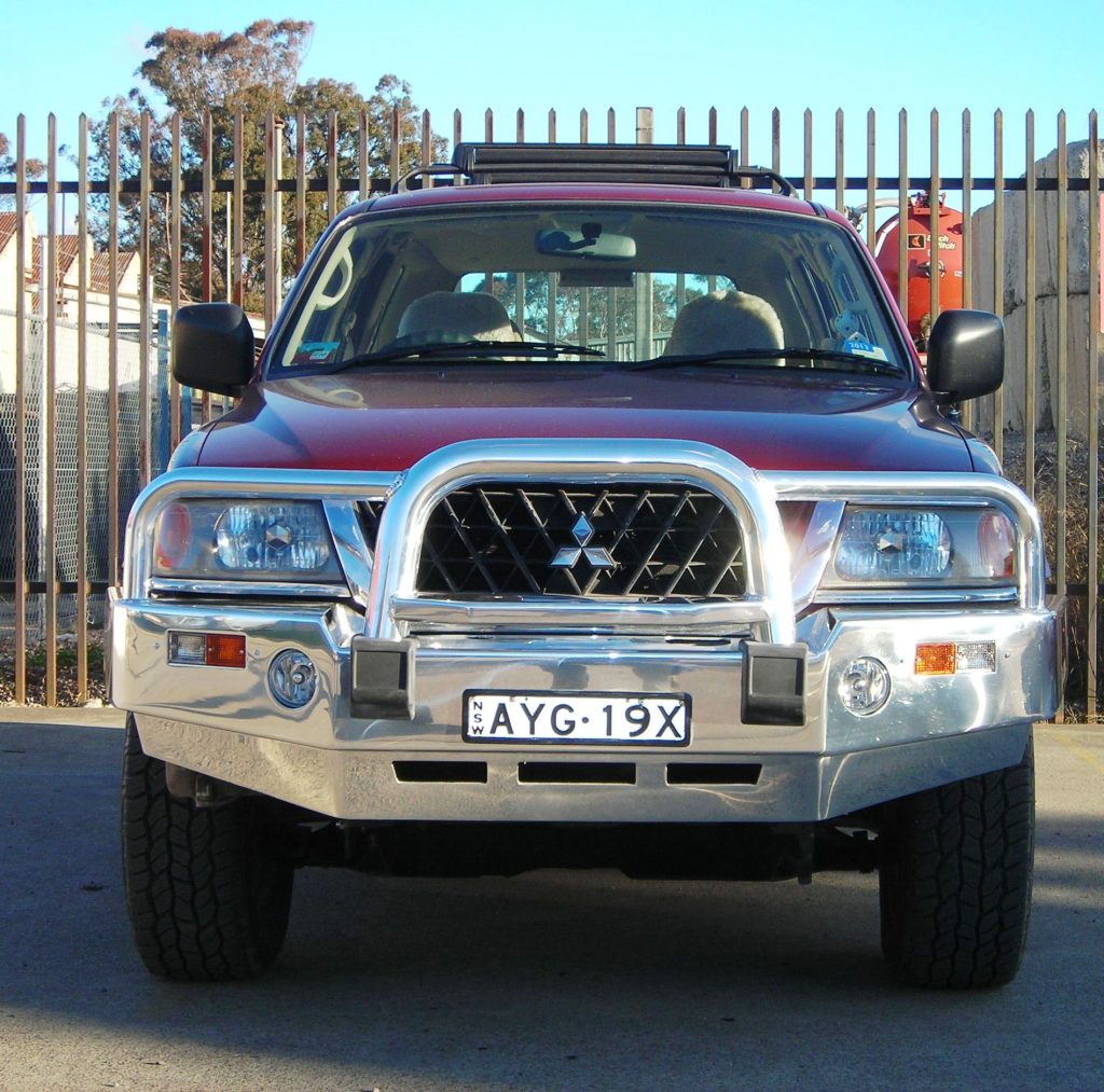 Mitsubishi Challenger Bull Bar – (9/00 -9/06) Challenger PA 11 ...