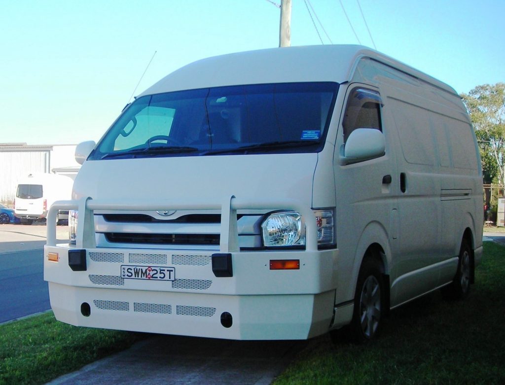 Suitable for Toyota Hiace (02/2014 – 04/2019) SLWB / Commuter Bull Bar ...